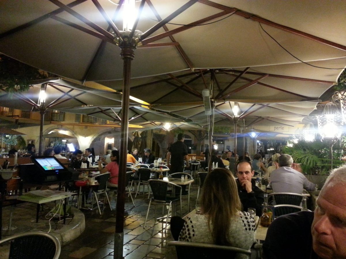 Restaurant Valbonne - Café des Arcades in the center of Valbonne!